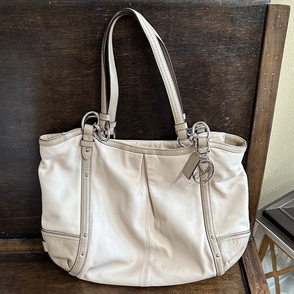 Coach | Bags | Coach Cream Leather Shoulder Bag | Poshmark